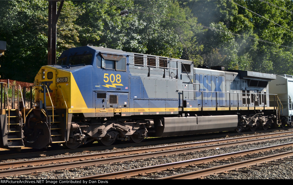 CSX AC44CW 508 in very clean YN2 trails on Q300-15